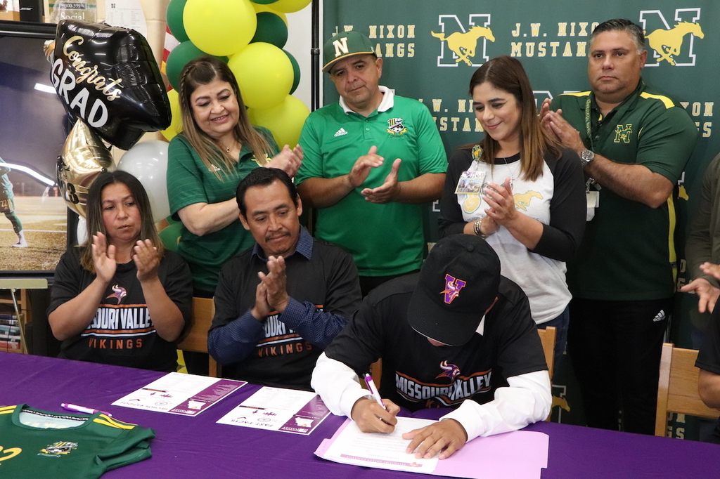 Live Feed | Joseph W. Nixon High School