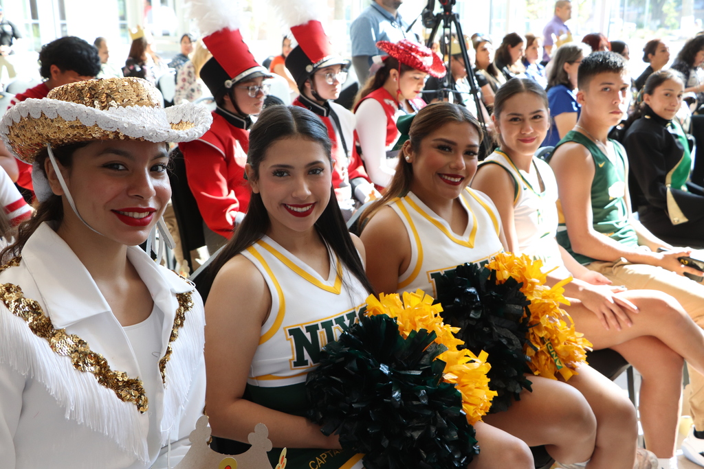 Live Feed | Dr. Joaquin G. Cigarroa Middle School